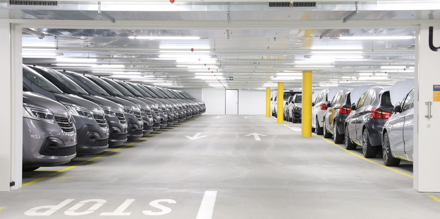 Storage and maintenance of cars in Altishofen